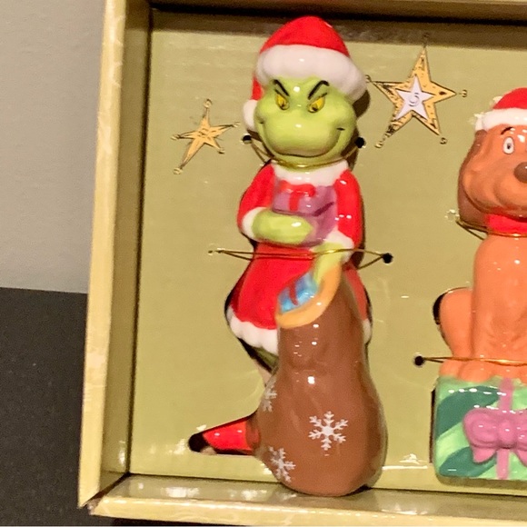 Dr. Seuss | Holiday | Grinch Max Salt And Pepper Shaker Set How The ...